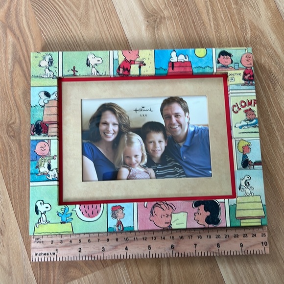Hallmark | Accents | Hallmark Peanuts Snoopy Picture Frame | Poshmark